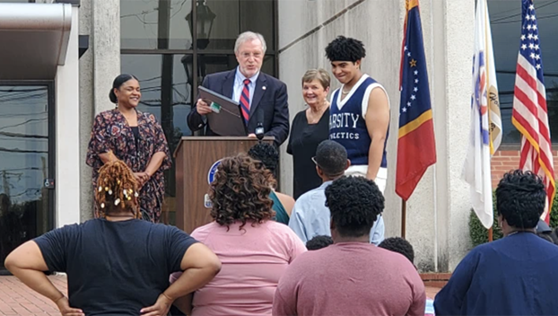 TikTok star with 9 million followers returns to his Mississippi roots ...