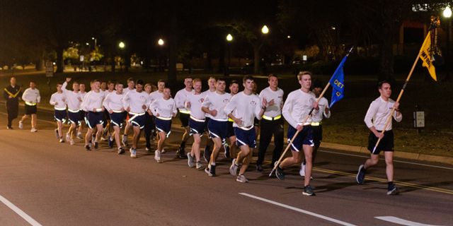 Running for the Golden Egg: Mississippi ROTC cadets continue tradition ...